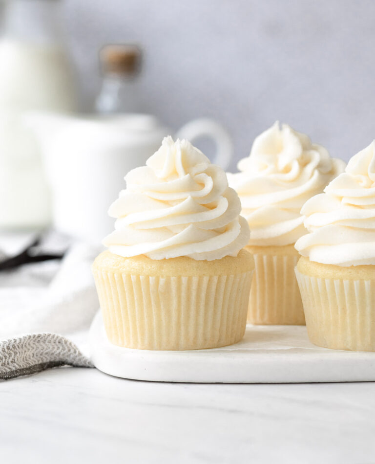 Perfect Vanilla Cupcakes Recipe (Moist, light and fluffy) - Simple ...